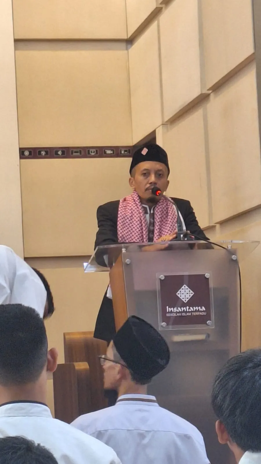 Persatuan Umat Membutuhkan Perjuangan dan Pengorbanan – SIT Insantama