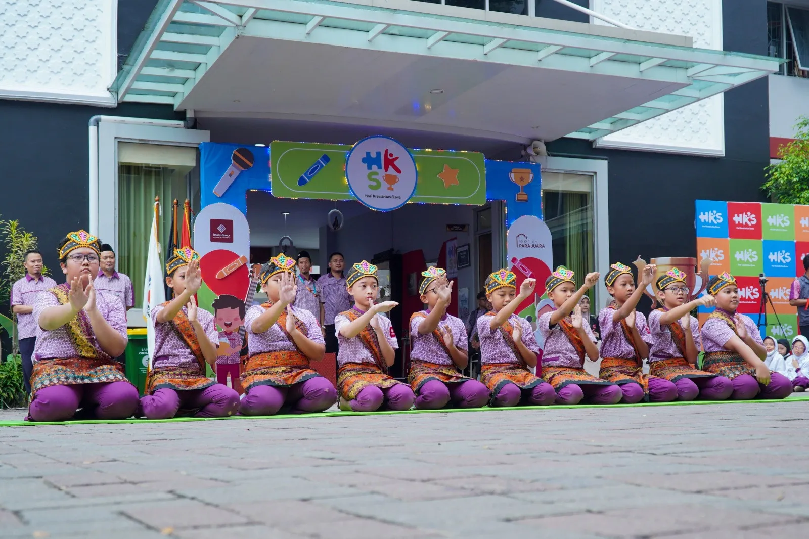 Latihan Penuh Kesungguhan, Tampil Penuh Keyakinan – SIT Insantama